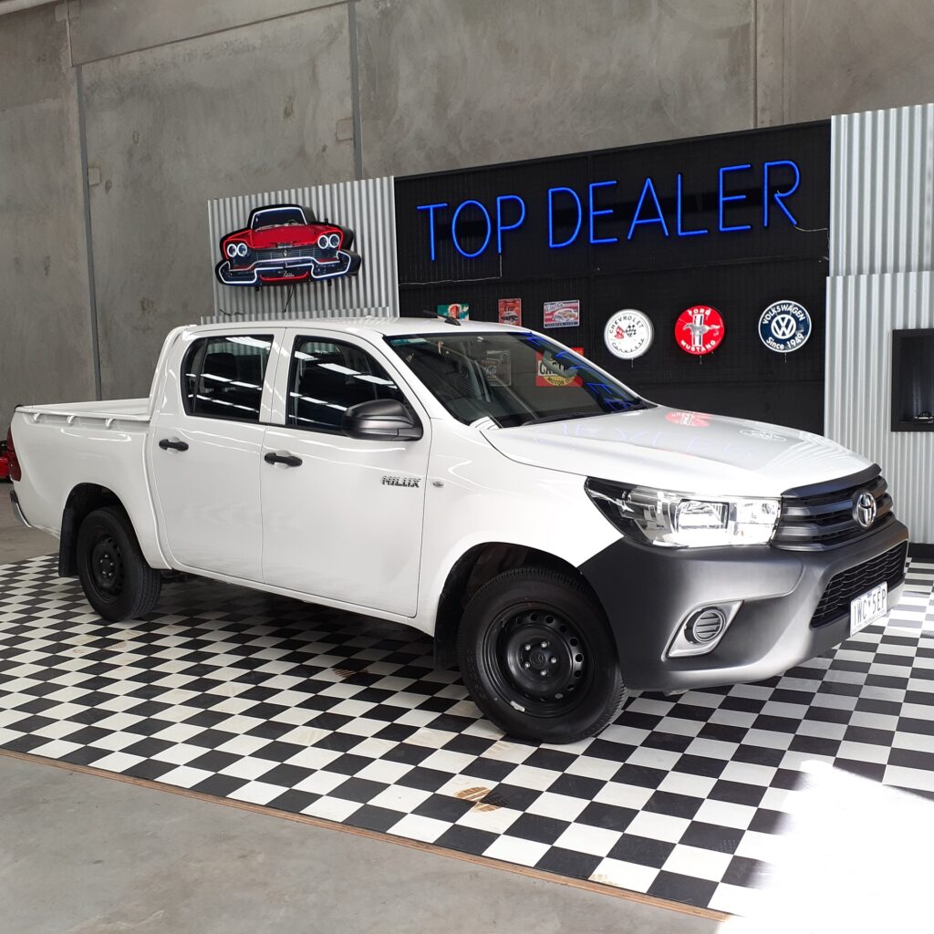 2017 Toyota Hilux DUAL AUTO (UNLEADED) – TOP DEALER